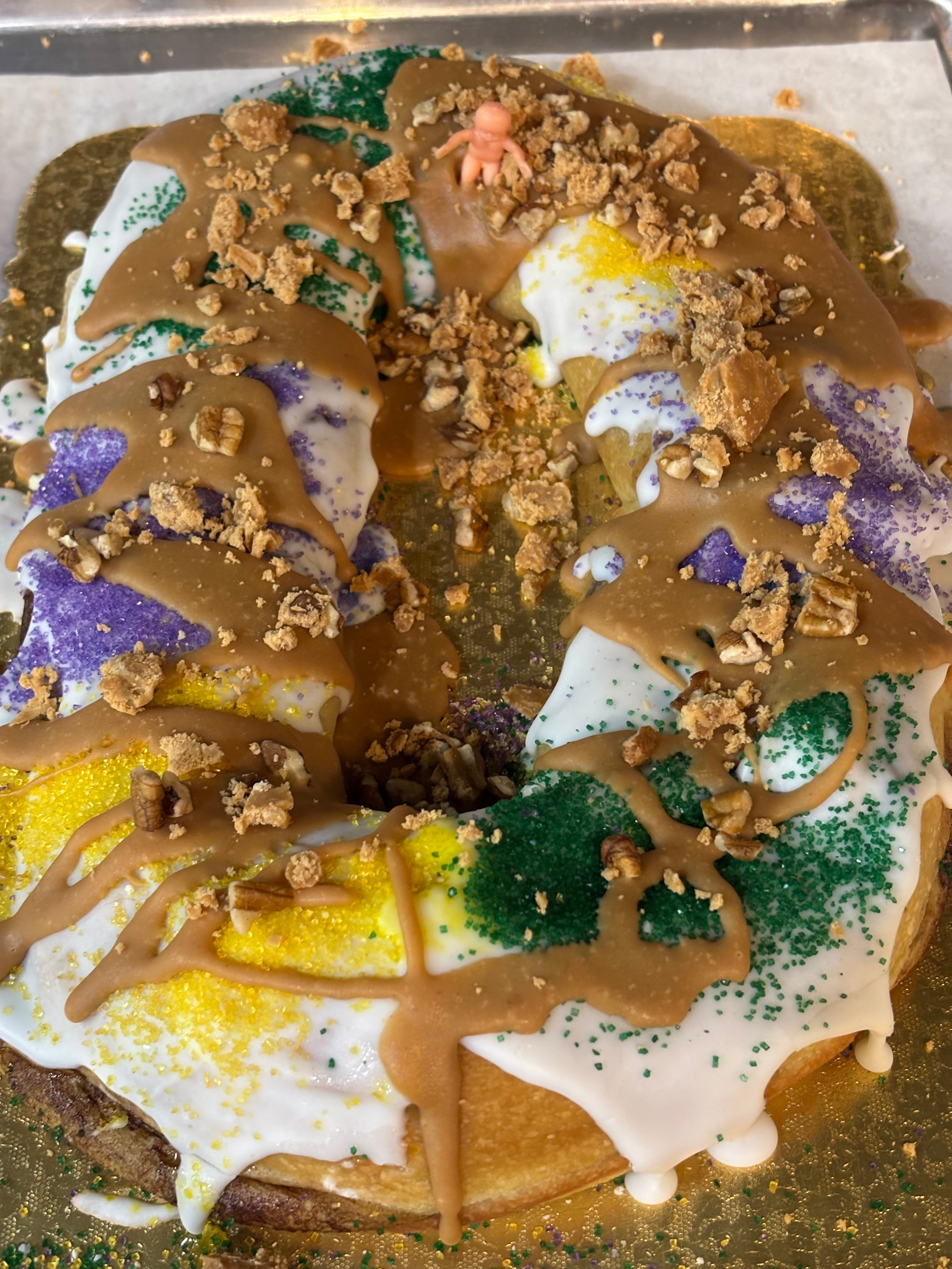 King Cakes - Traditional Mardi Gras Cakes | Southern Fixings Pralines